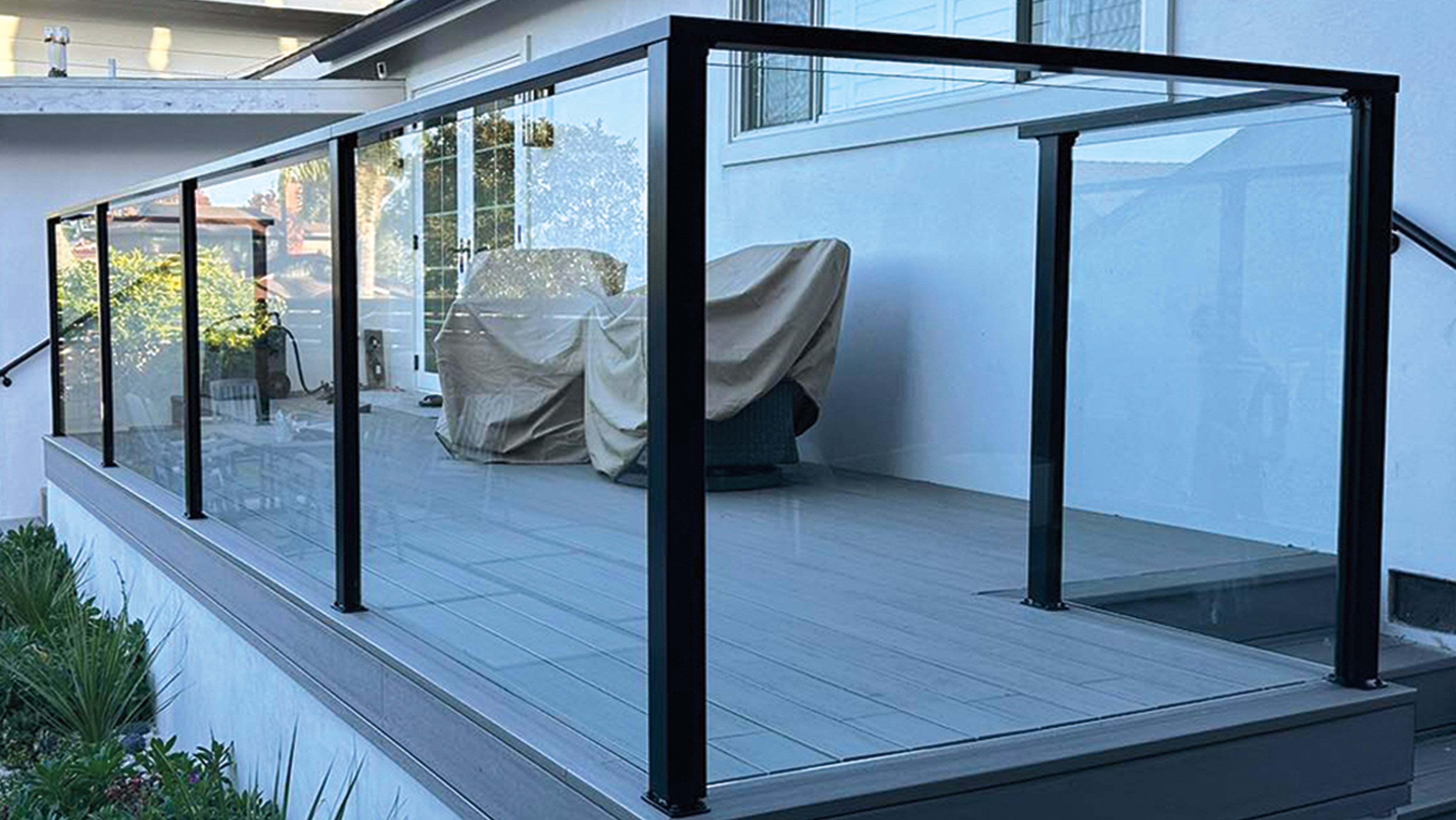 Aluminum Glass Post – Black Aluma Railing